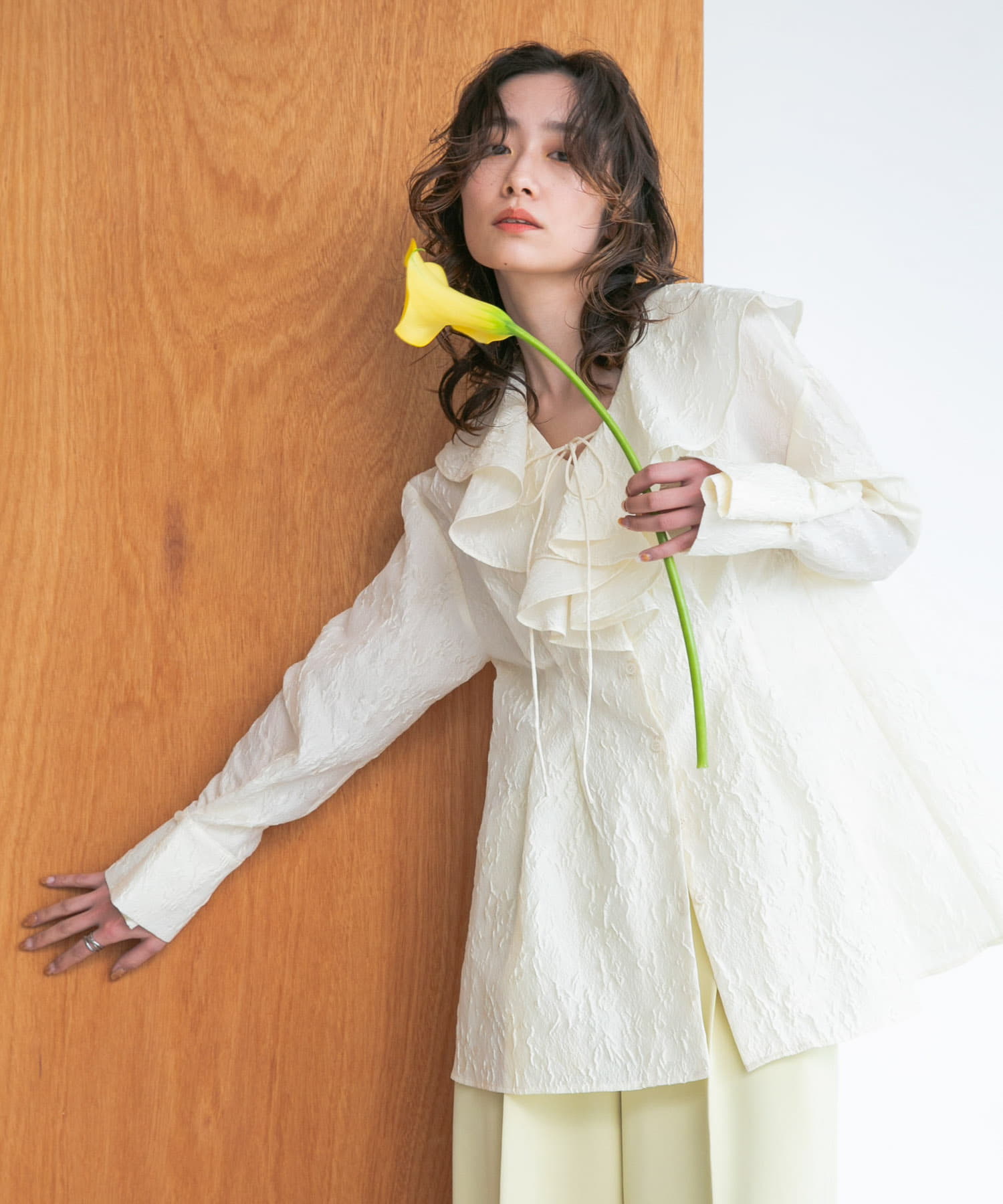 ウエストタックラッフルブラウス(one IVORY): トップス｜URBAN RESEARCH公式ファッション通販